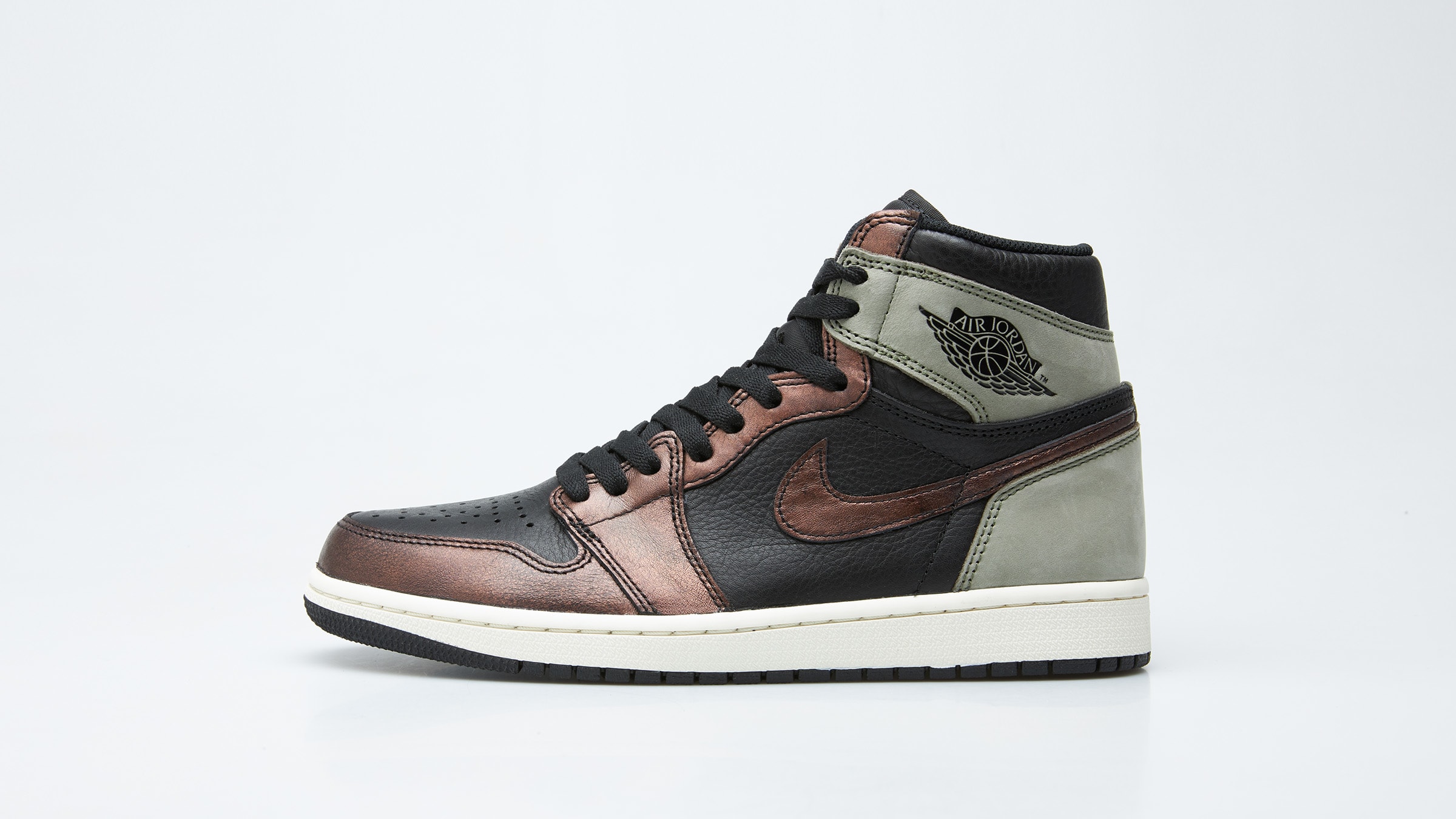 Air Jordan 1 Retro High OG (Black, Mint & Sail) | END. Launches