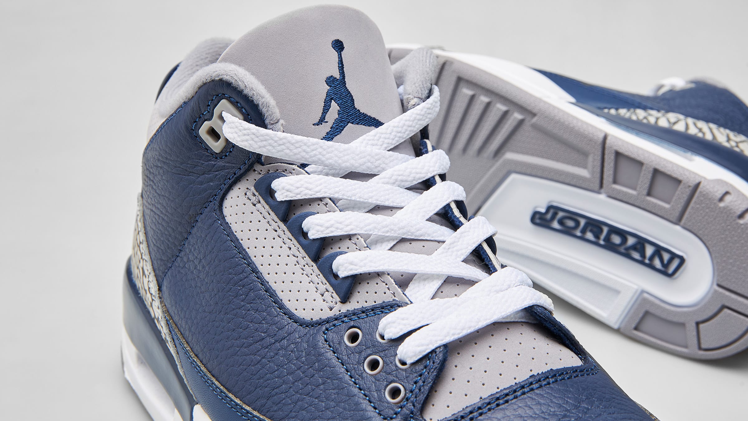 Air Jordan 3 Retro (Midnight Navy, White & Grey) | END. Launches
