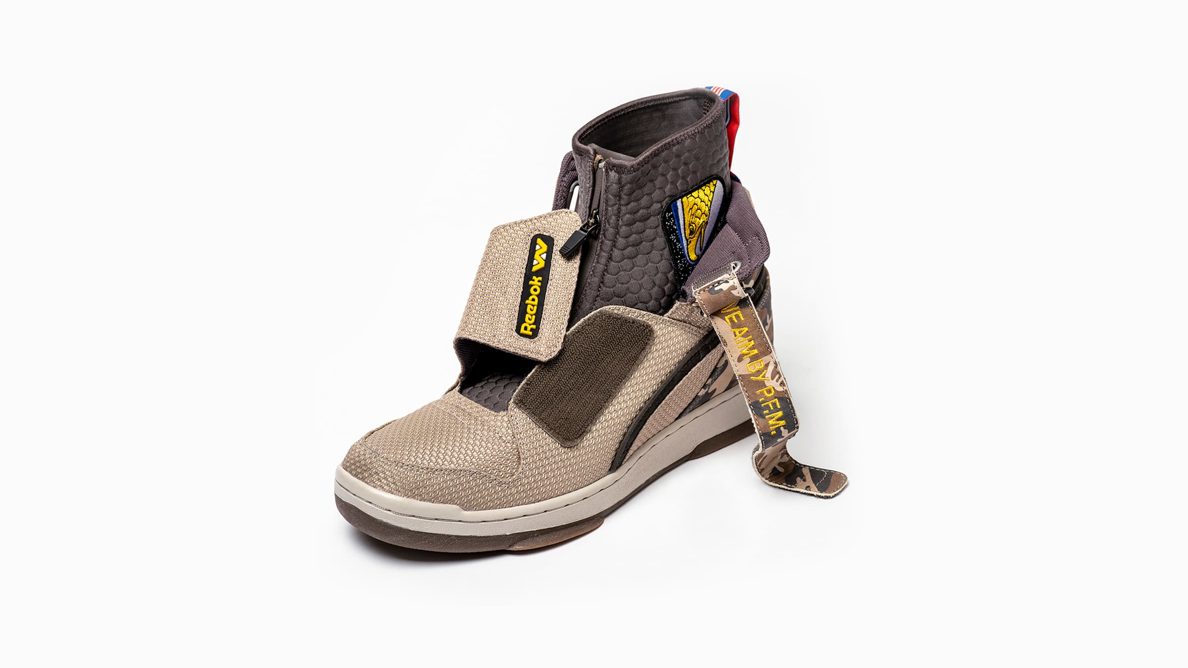 Reebok Alien U.S.C.M. Bug Stomper (Light Sand, Black & Pantone) | END ...